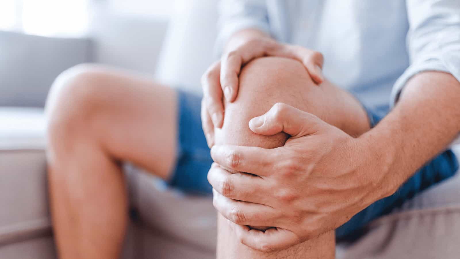 Knee Pain Going Down Stairs: Are Your Knees Painful or Stiff Whilst ...